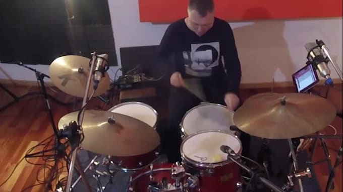 Drummer and percusionist, i dedicate myself to recording and composing ...