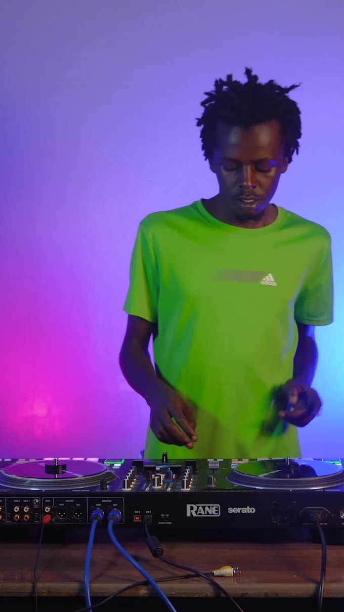 Teach you how to scratch like a real dj by Deejaysity | Fiverr