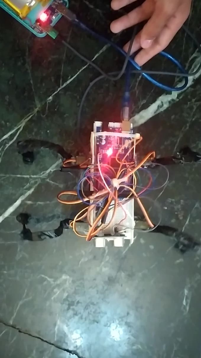 Ant robot by 4 servo motors by Yahyamostafa973 | Fiverr