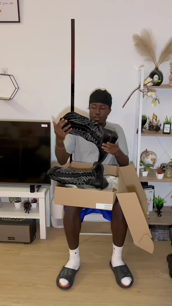 Create stylish unboxing and try on haul fashion ugc for your brand by Man_dric | Fiverr