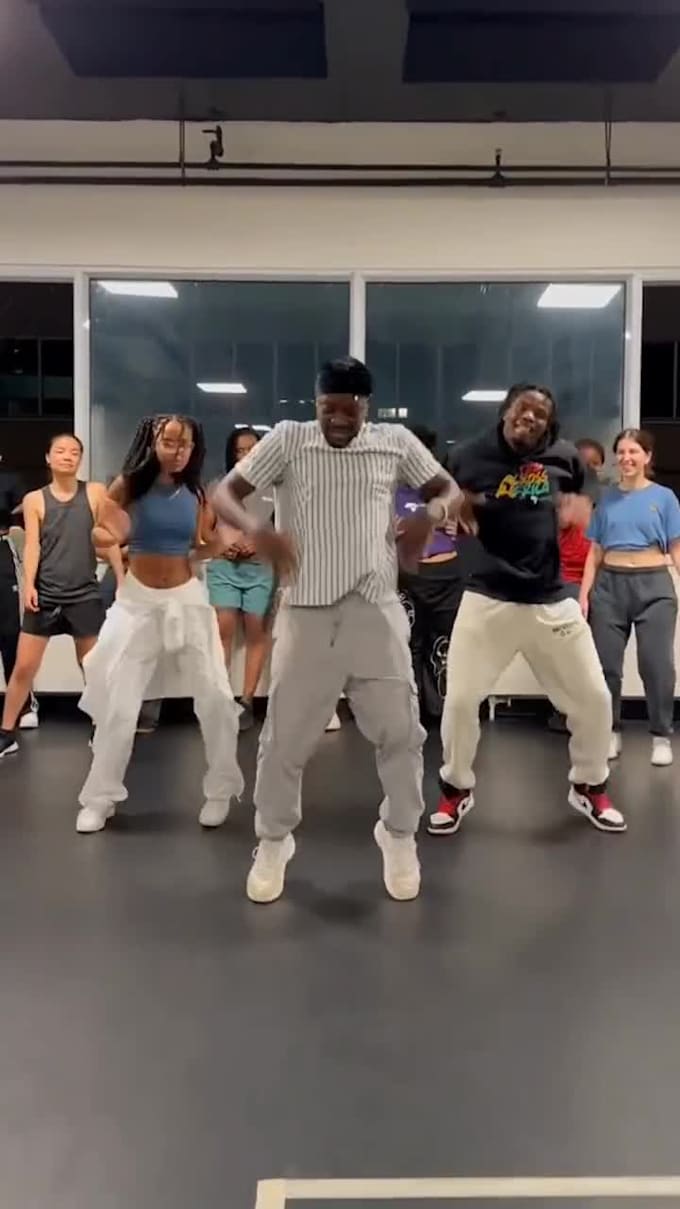 Tiktok afro dance, hip pop dance, afrobeat, group dance by Thoedore_hex ...