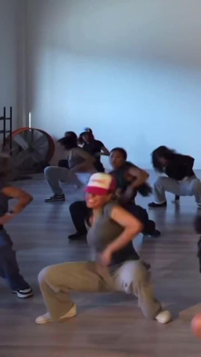 Do dance tiktok dance, group dance, twerk dance, waist dance to viral your songs by Nikkytwerk56 ...