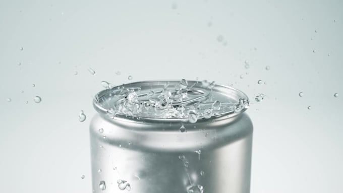 Do 3d product animation, liquid and water simulation, 3d can, 3d soda ...