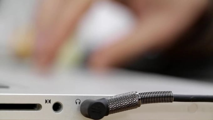 Transcript your audio into french by Nicoulay | Fiverr